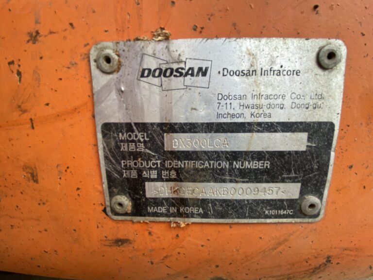 2011 Doosan DX300LCA excavator – CEG Sales and Service
